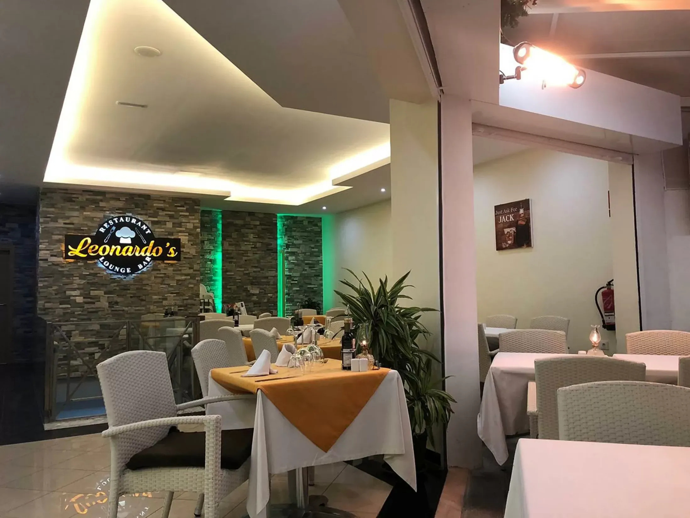 Best Bars in Tenerife | 25 Tenerife Bars