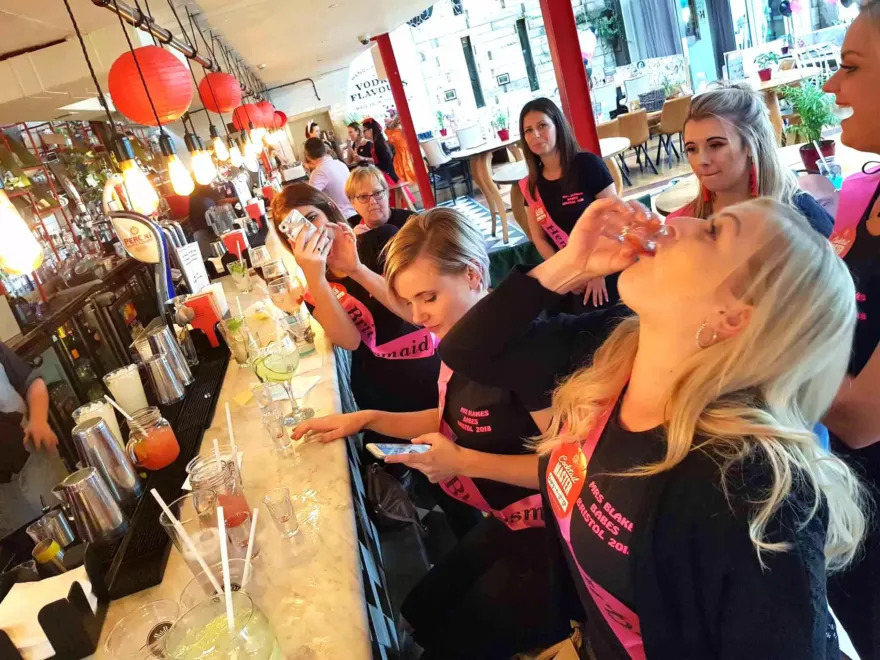 Cocktail Making Class Hen Party in Manchester - Games & Food