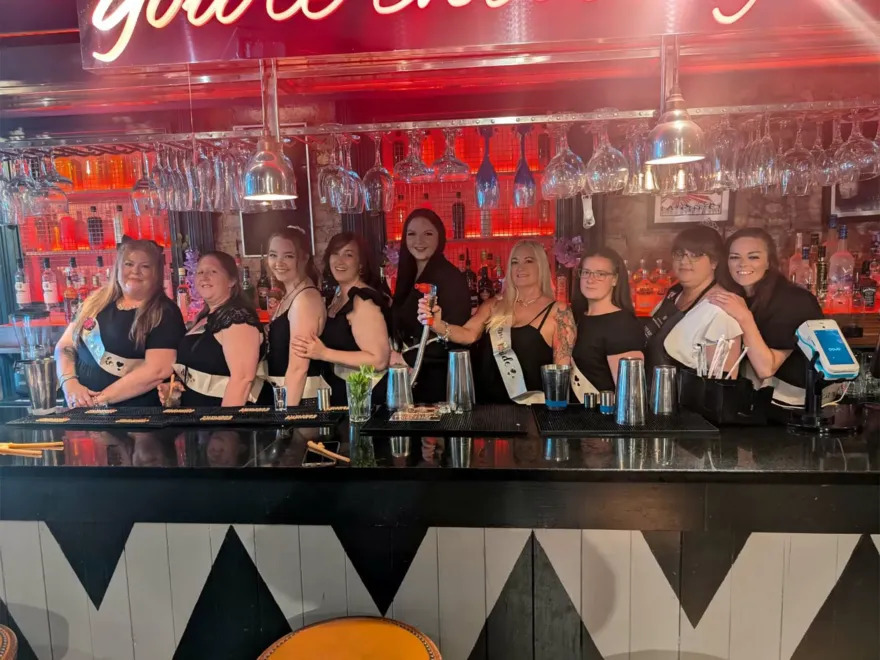 Cocktail Making Class Hen Party in Manchester - Games & Food