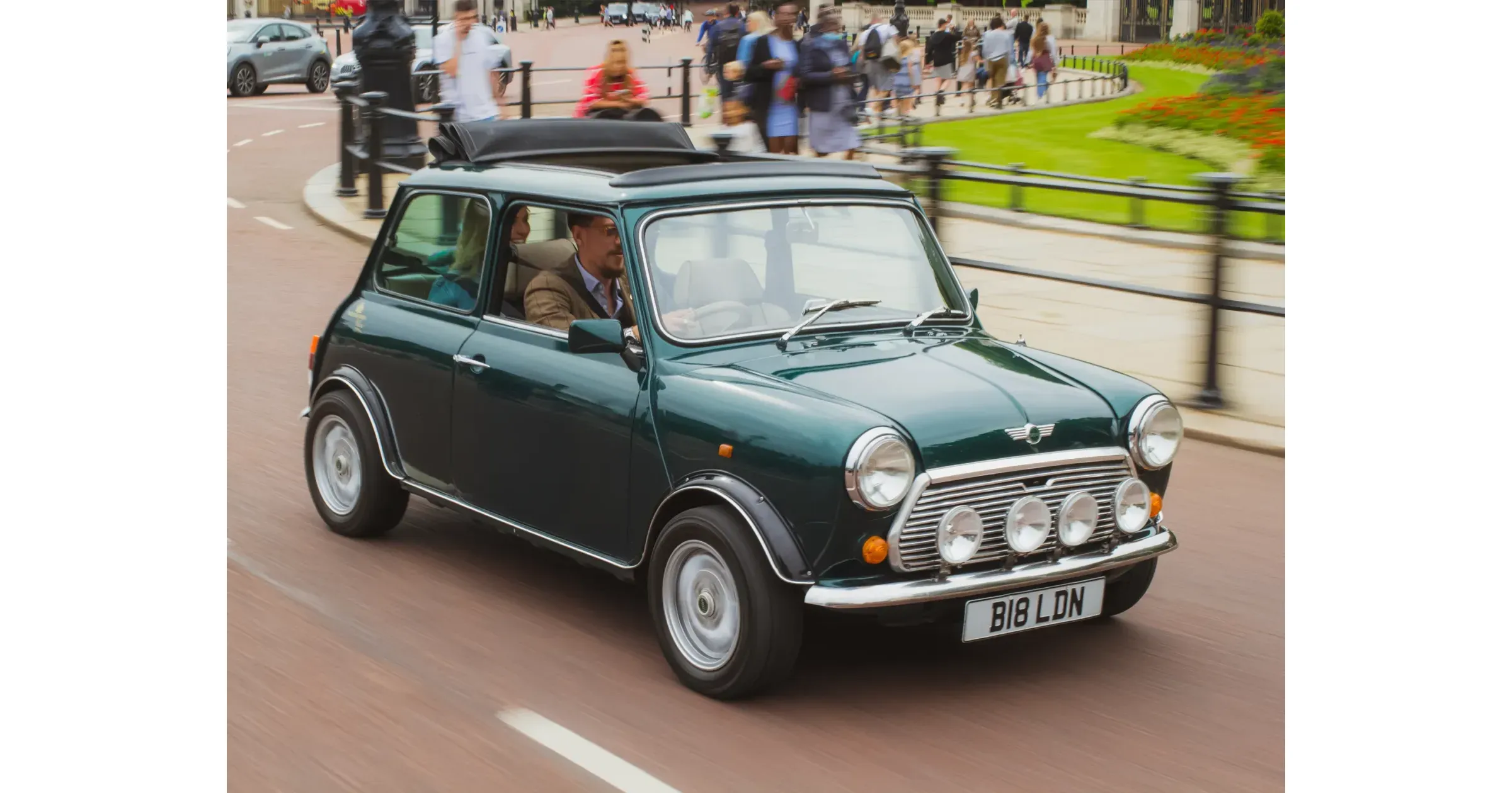 Mini Treasure Hunt Team Building in London